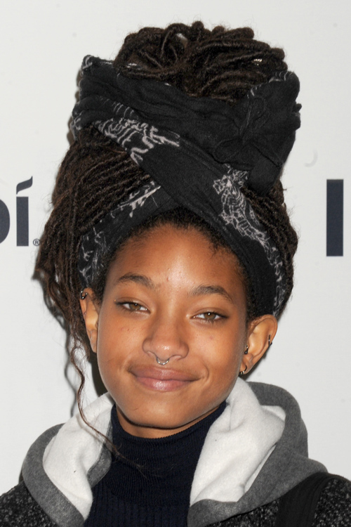 Willow Smith's Hairstyles & Hair Colors | Steal Her Style
