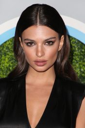 Emily Ratajkowski's Hairstyles & Hair Colors | Steal Her Style