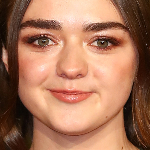 Maisie Williams Makeup: Black Eyeshadow, Bronze Eyeshadow, Brown ...