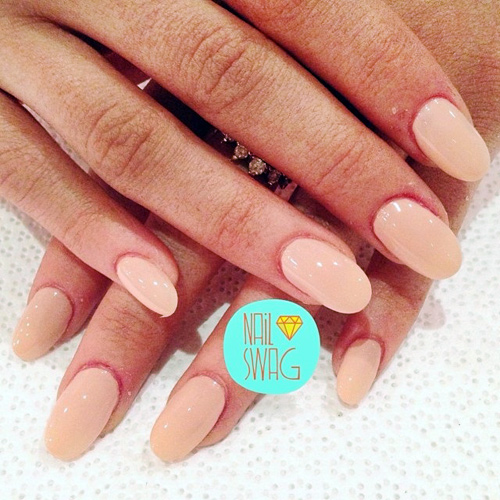 Ariana Grande's Nail Polish & Nail Art | Steal Her Style