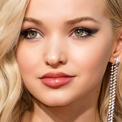 Dove Cameron Makeup: Black Eyeshadow, Brown Eyeshadow & Peach Lipstick ...