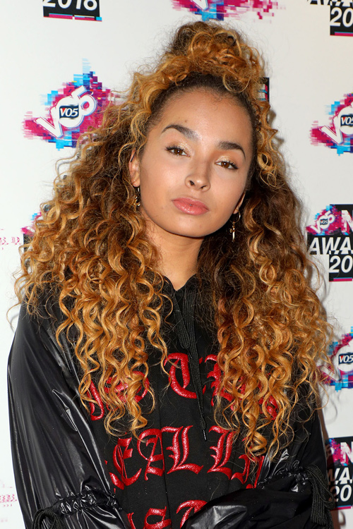 Ella Eyre's Hairstyles & Hair Colors | Steal Her Style