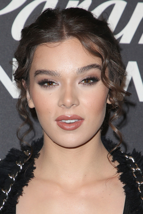 Hailee Steinfeld Curly Dark Brown Barrel Curls, Braid, Face-Framing ...