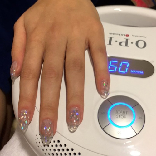 Hailee Steinfeld's Nail Polish & Nail Art | Steal Her Style