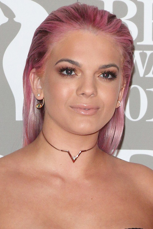 Louisa Johnson's Hairstyles & Hair Colors | Steal Her Style