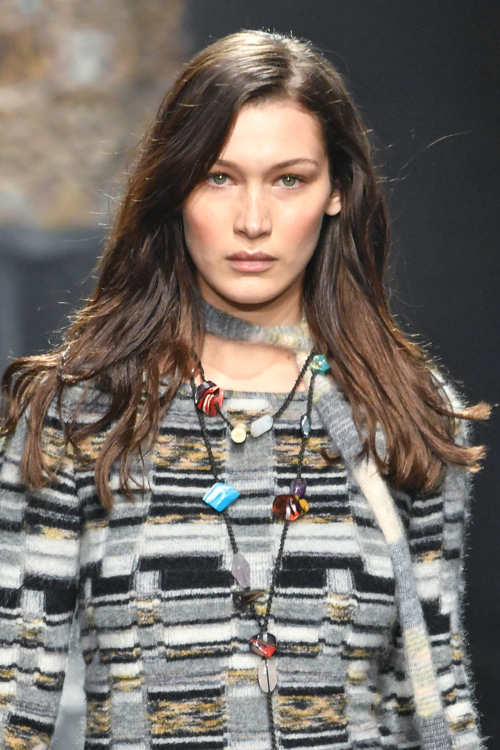 Bella Hadid's Hairstyles & Hair Colors | Steal Her Style