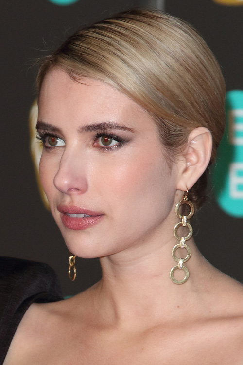 Emma Roberts Hairstyles & Hair Colors | Steal Her Style