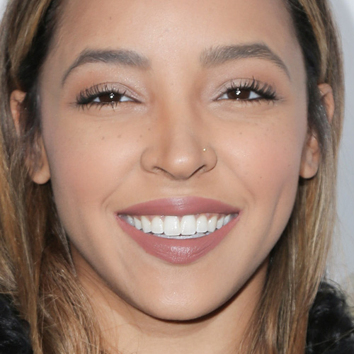 Tinashe Makeup: Beige Eyeshadow, Black Eyeshadow & Nude Lipstick ...