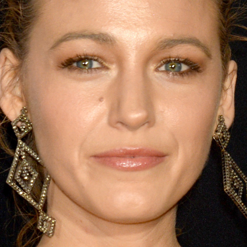 Blake Lively Makeup: Brown Eyeshadow, Gold Eyeshadow & Pink Lipstick ...