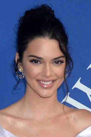 Kendall Jenner's Hairstyles & Hair Colors | Steal Her Style