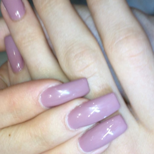 Kylie Jenner Mauve Nails | Steal Her Style
