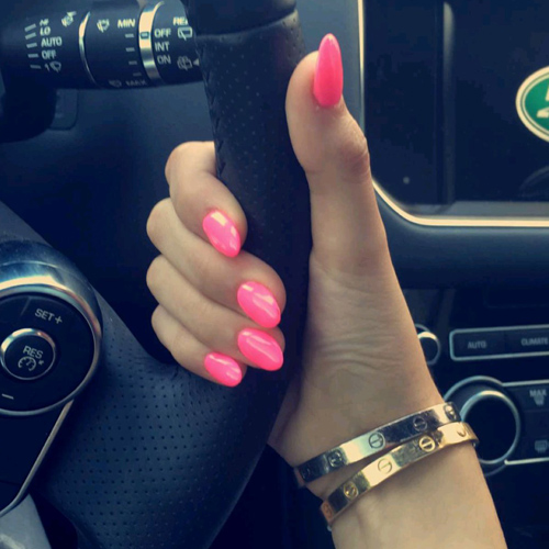 Madison Beer Nude Nails | Steal Her Style