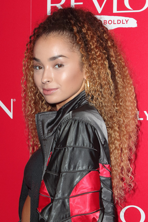 Ella Eyre's Hairstyles & Hair Colors | Steal Her Style