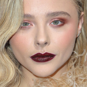 Chloe Moretz Makeup: Taupe Eyeshadow & Pink Lip Gloss | Steal Her Style