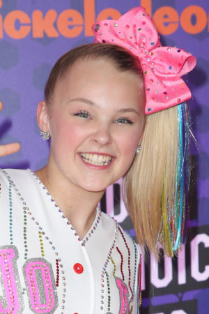 JoJo Siwa's Hairstyles & Hair Colors | Steal Her Style