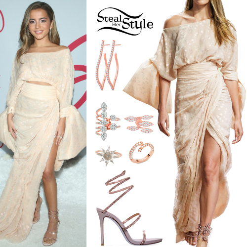 » Isabela Moner: ‘Let It Snow’ Premiere Outfit