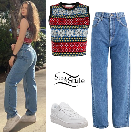 » Amanda Pavillard: Printed Tank Top and Jeans