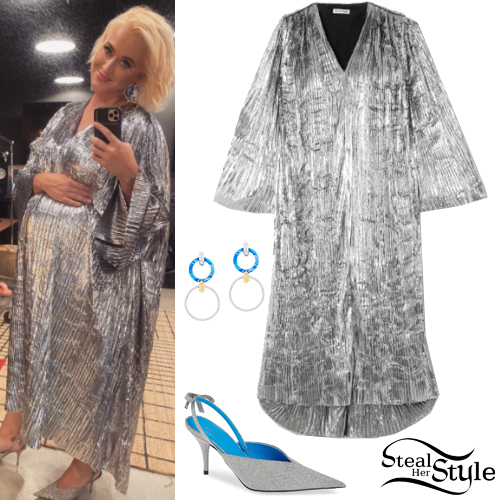 » Katy Perry: Silver Lamé Dress and Pumps