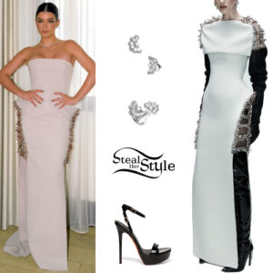 » Dixie D’Amelio: Queen of Hearts Costume