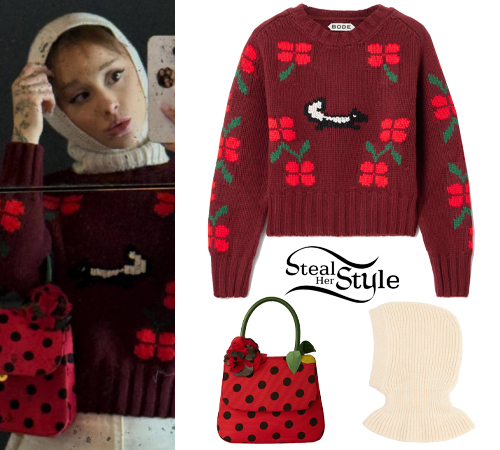 » Ariana Grande: Red Sweater and Bag